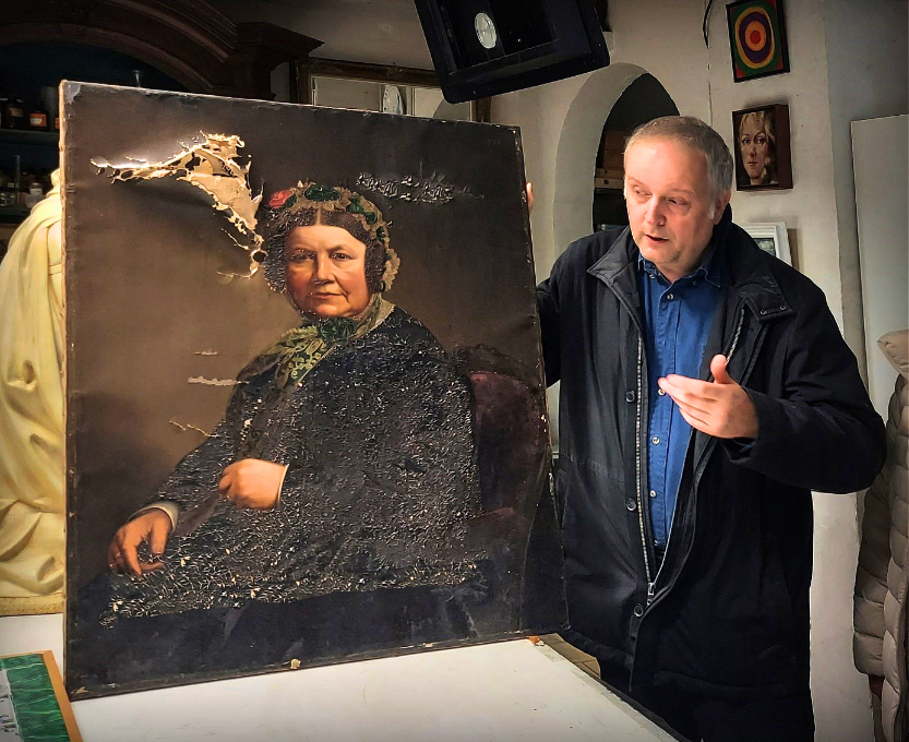 Help jij het schilderij van mevrouw Van Renynghe in ere te herstellen ...